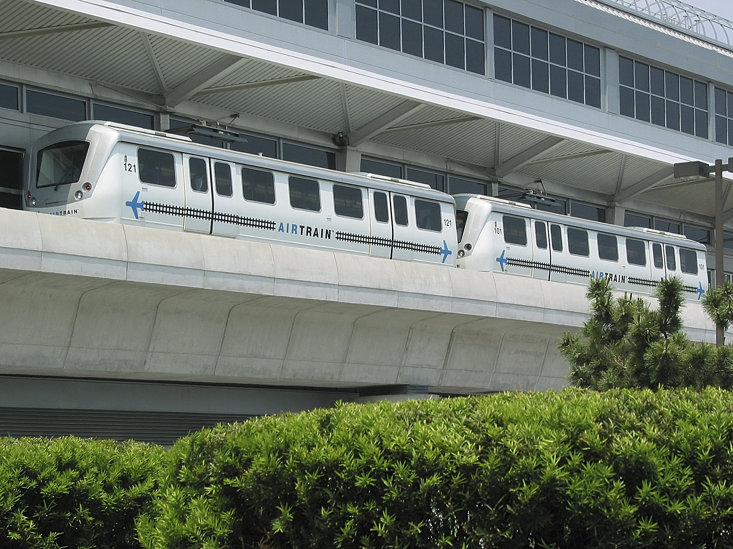 Alstom signs a seven-year contract extension to operate and maintain ...