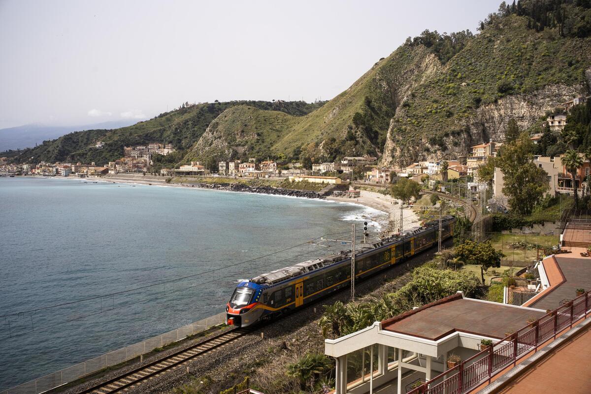 Coradia Stream regional trains: High performance and efficiency | Alstom